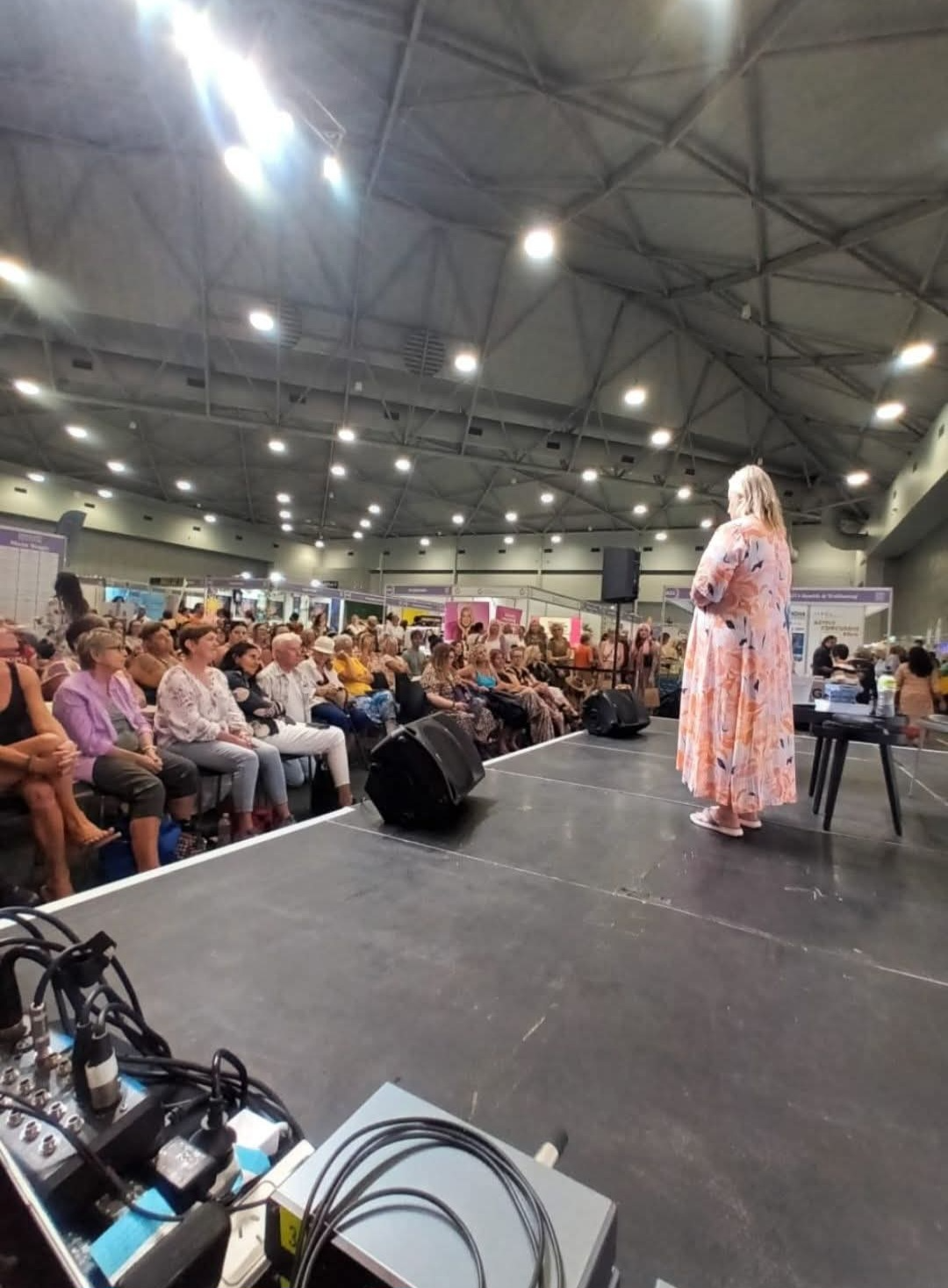 Rhonda Kelly Psychic & Medium inc. pets - MindBodySpirit Festival Sydney